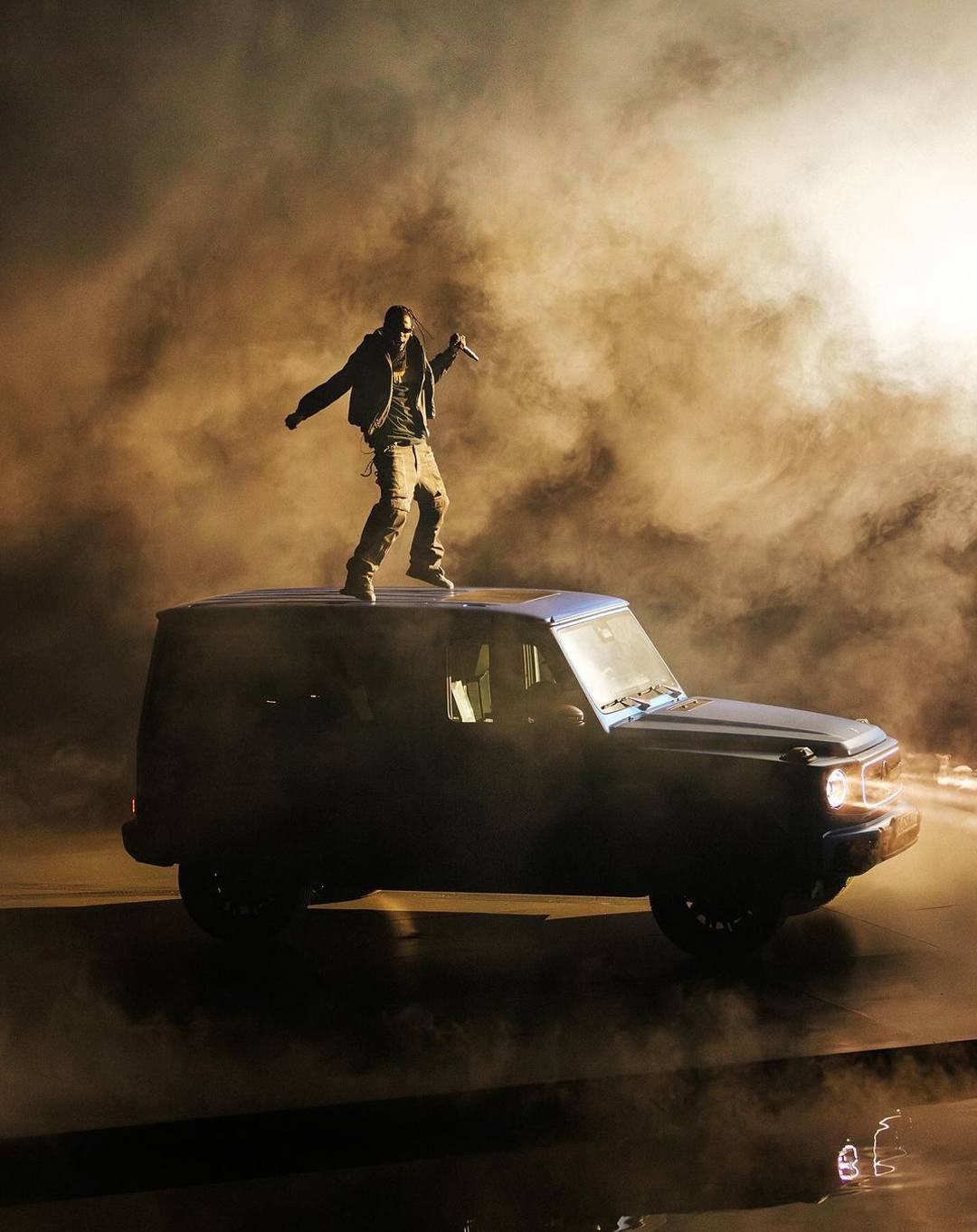 Seth Bernstein lights Mercedes-Benz Electric Vehicle World Premiere ...