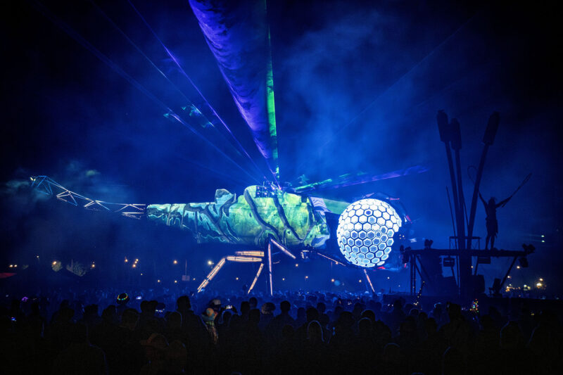 Avolites Diamond 9 controls Arcadia Dragonfly lighting and video - A1 ...