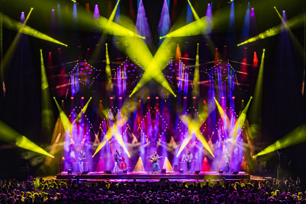 Robe hits the highway with Billy Strings - A1 Lighting Magazine